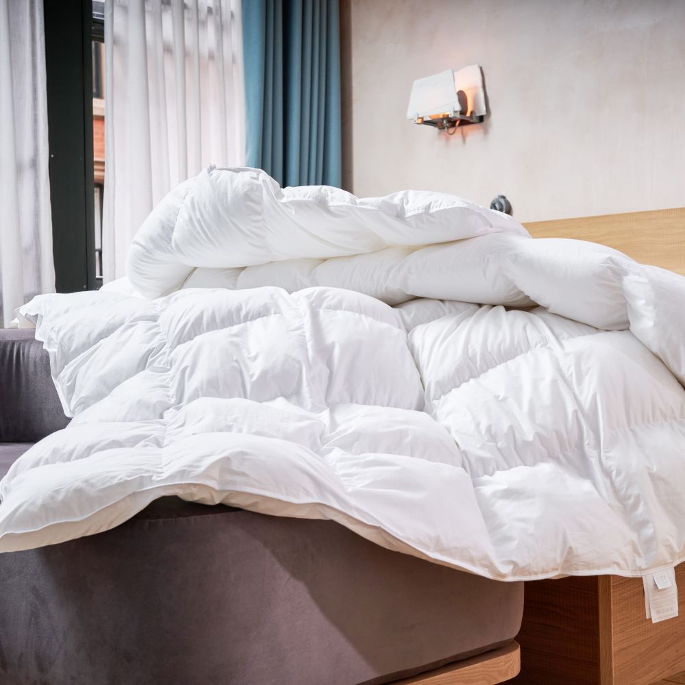 British 5 Hotel Supply Duvet Linen Cupboard